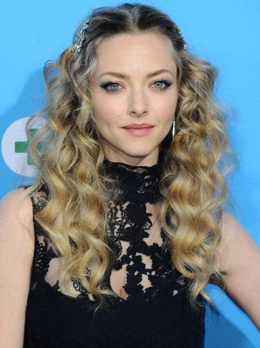 Lepa Amanda Seyfried izvela najstariji ali i najbolji hairstyle trik | Elle
