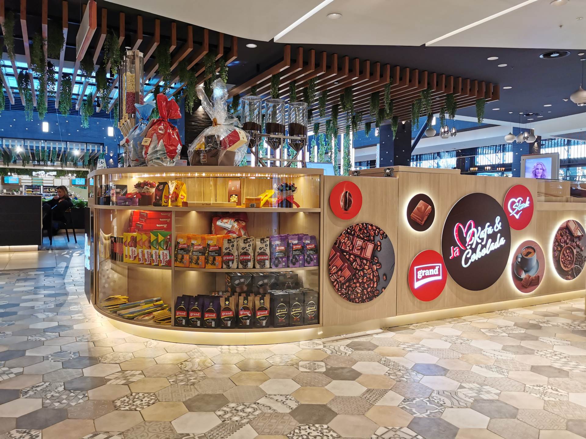 Savršena kombinacija kafe i slatkiša Grand kafa i Štark | Elle