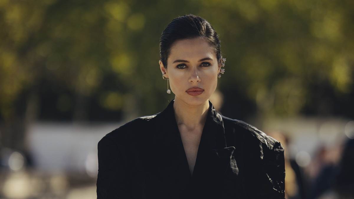 Kako nositi crni sako za jesen 2023? | Elle