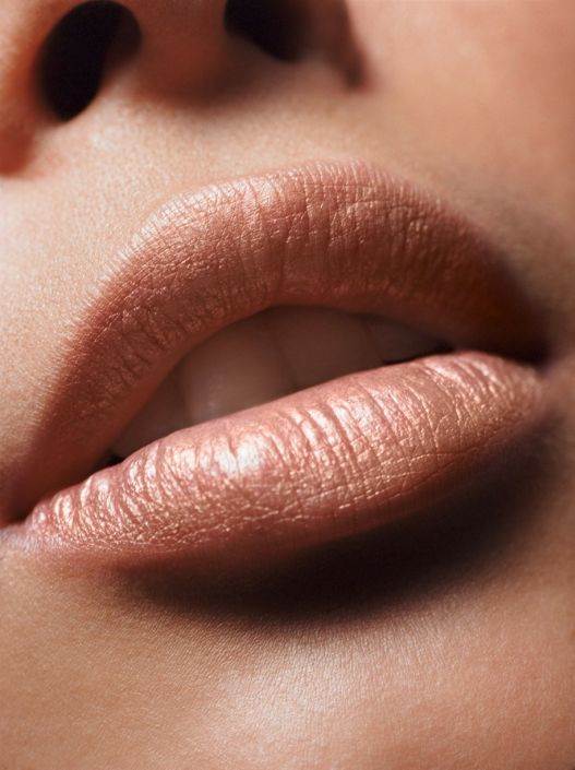 Najbolji karmini za leto po preporuci svetskih lepotica! | Elle