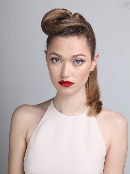 Vešti prsti: Kako da napravite rep iz pedesetih SAMI | Elle